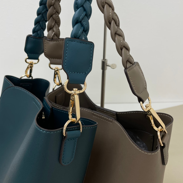 軽量合皮 三つ編みハンドル ハンドバッグ・2col ハンドバッグ Ha-chi☆ 通販 16703861｜Creema(クリーマ)