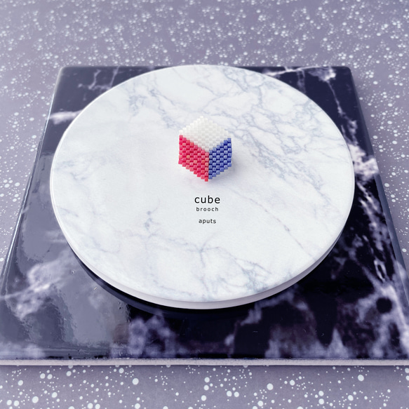 cube (tricolore) (brooch) ブローチ aputs 通販 16795790｜Creema(クリーマ)