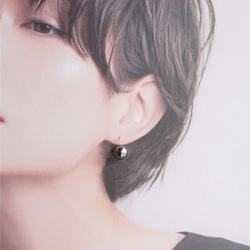 『Creema限定』パールフックピアス K10イエローゴールド 10mm 色：ブラック ピアス（フック・チェーン） Doue Jewelry 通販 16799609｜Creema(クリーマ)