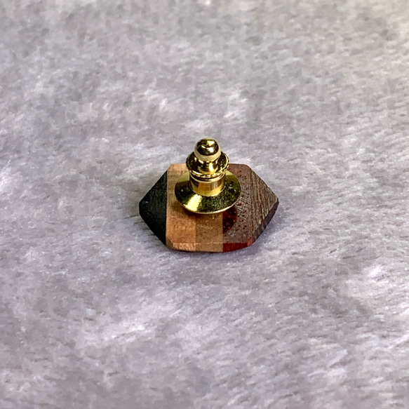 5色寄木の6角ピンブローチ ブローチ アート＆クラフト彩樹 通販｜Creema(クリーマ) 16831776