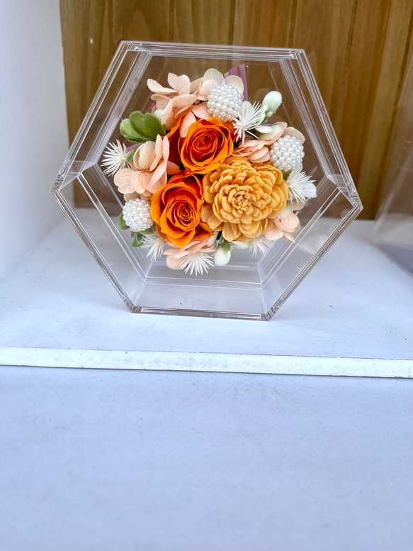 幸せを呼ぶ六角形プリザーブドフラワー プリザーブドフラワー Juri.flower 通販 16843008｜Creema(クリーマ)