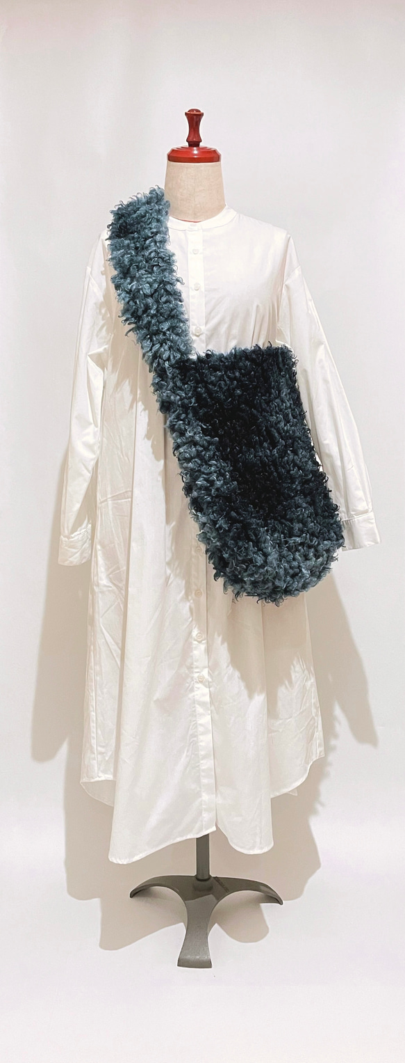 ボアの大きな、もこもこかばん ショルダーバッグ lacheka 通販｜Creema(クリーマ)