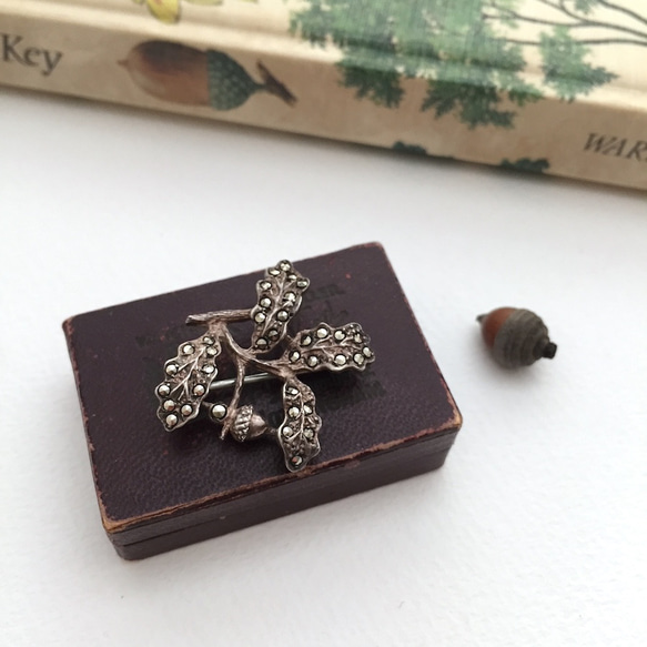 acorn brooch / アンティークドングリブローチ シルバーエイコン どんぐり クリスマスギフト 北欧 その他素材 cocon 通販 16900897｜Creema(クリーマ)