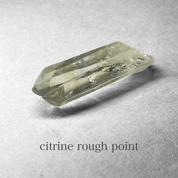 citrine rough point：twin / シトリンラフポイント 5 透明度A：ツイン ( レインボーあり ) 天然石 N.st 通販 16943410｜Creema(クリーマ)