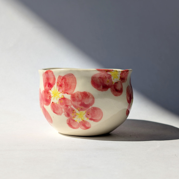★即納可能★ ぐい呑み／湯呑み 梅 手びねり C 湯呑み しののめラボ 通販 16963139｜Creema(クリーマ)