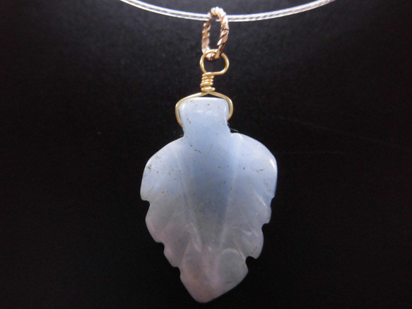 【SALE】【14KGF】リーフ形アクアマリンのシンプルペンダントトップ 426￥660→￥500 ペンダントトップ KAZEYA－かぜやー 通販｜Creema(クリーマ) 16969523