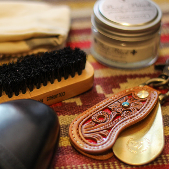 本革＆真鍮 靴べら”GROOVY Filigree” 透かし彫り 蛇革 クラフト カービング 手彫り ビジネス ギフト 靴ベラ CRANKY ...