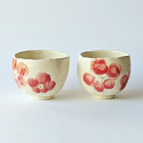 手のひらサイズの愛らしさ。梅の花おちょこ A おちょこ・ぐい呑み・徳利 しののめラボ 通販 17003054｜Creema(クリーマ)