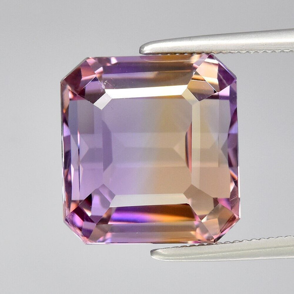 ★鮮やか綺麗な色味の超テリッテリの輝き☆彡 6.79ct VVS 非加熱無処理 天然バイカラー アメトリン ルース 天然石 Ankicrystal 通販 17060082｜Creema(クリーマ)