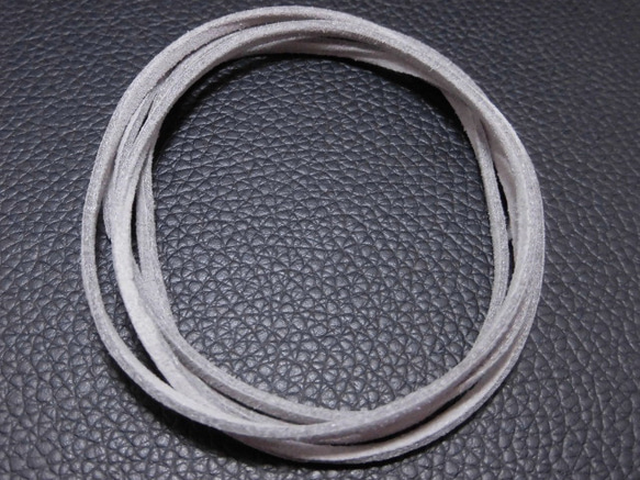 スエード調合皮 平線 3×2mm グレー 90cm 615 ひも・コード KAZEYA－かぜやー 通販 17079937｜Creema(クリーマ)