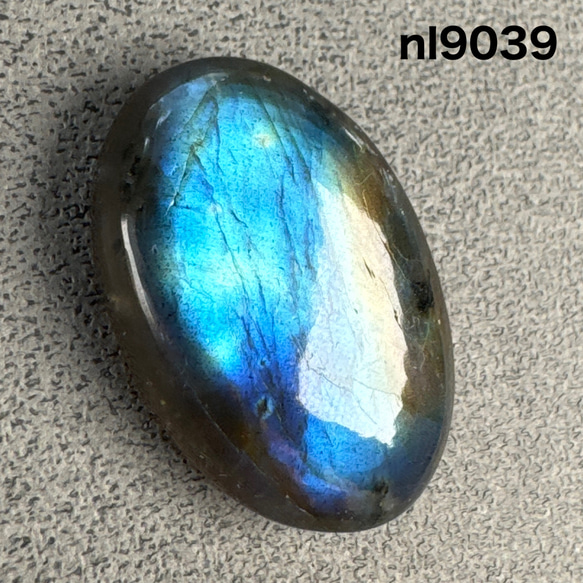 ブルーラブラドライト 3A 29.5ミリルース nl9039 天然石 pinky 通販 17085031｜Creema(クリーマ)