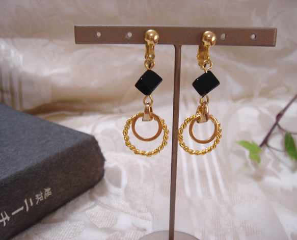 オニキスの軽やかピアス イヤリング プチギフトに 14kgf ピアス（フック・チェーン） Mars 通販 17093947｜Creema(クリーマ)