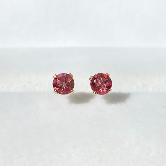 14kgf 》4mm ピンクトパーズ ラウンド ソリティアピアス ピアス（スタッド・一粒） Asny 通販 17096332｜Creema(クリーマ)