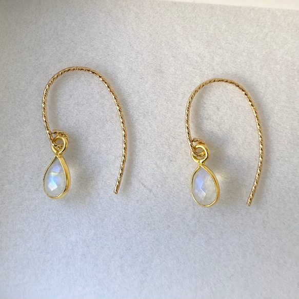 《14kgf》天然石 レインボームーンストーンのドロップピアス ピアス（フック・チェーン） Asny 通販 17098626｜Creema(クリーマ)