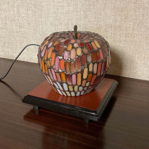 りんご4点セット 林檎のステンドグラスランプとAppleガラス小物 りんご4点セット 林檎のステンドグラスランプとAppleガラス小物