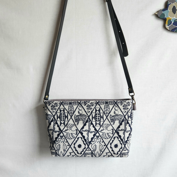 ショルダーバッグ ファスナータイプ シンフォニー ミナペルホネンのファブリックで ショルダーバッグ nonoko 通販 17126011｜Creema(クリーマ)