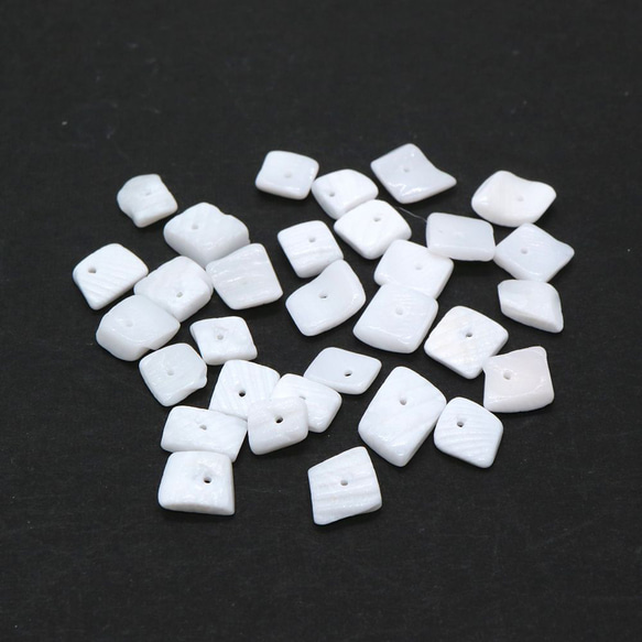 TK-331 シェルビーズ スクエアさざれ ホワイト【10g】 天然石 ジュリアン 通販 17138053｜Creema(クリーマ)