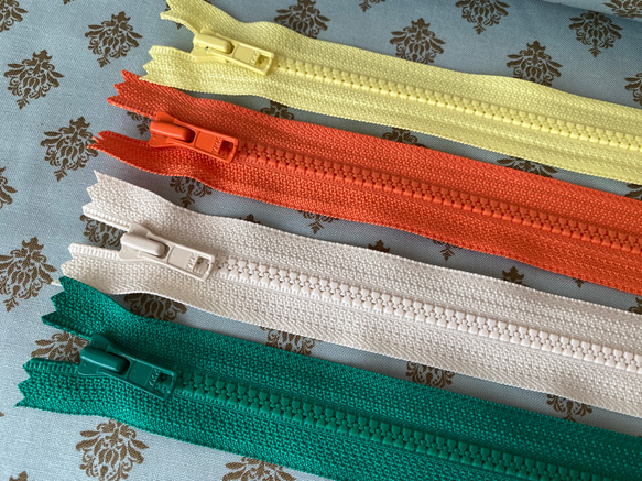 新入荷！はっきりとしたカラーがお洒落！『ビスロンファスナー ポップカラー 30cm YKK』～各1色 計4本～ その他素材 Blanc de Roi 通販 17164041｜Creema(クリーマ)