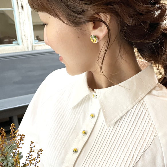 [ミモザ] 刺繍 ピアス ノンホールピアス イヤリング 選べる金具 ピアス（スタッド・一粒） tukuru-Risa-broderie 通販 17180052｜Creema(クリーマ)