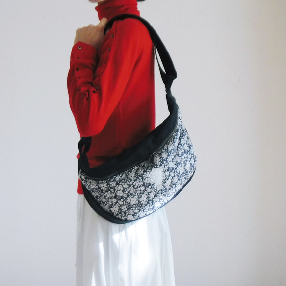 リバティ・Maddsie/ ボディバッグ ショルダー「MIKADUKI」 / 三日月型ムーンショルダー ボディバッグ・ウエストポーチ MILK ...