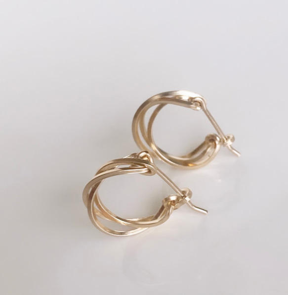 【イヤーカフ・ピアス2点セット】14kgf 3連 diagonal キャッチレスピアス ピアス（フープ） f accessory 通販 17213263｜Creema(クリーマ)