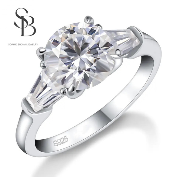 モアッサナイト ラウンド 3石 リング キラキラ S925 ゴージャス 指輪 ウェディング バンド エンゲージリング 指輪・リング SOPHIE BROWN 通販｜Creema(クリーマ)