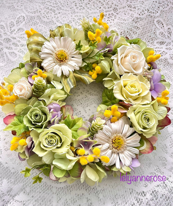 母の日に！ミモザはじける春色リース・ナチュラルグリーン プリザーブドフラワー リリアン＊ローズ 通販 17247191｜Creema(クリーマ)