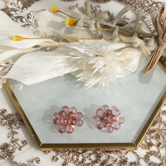 桜【チェコドロップビーズ】ピアス、イヤリング選択可能 ピアス（スタッド・一粒） enkel from LAGOM 通販 17260097 ...