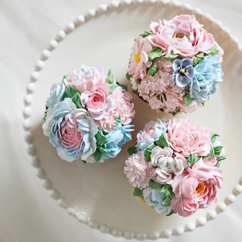 受注制作】フラワーブーケカップケーキ 立体・オブジェ atelier 受注制作】フラワーブーケカップケーキ 立体・オブジェ atelier