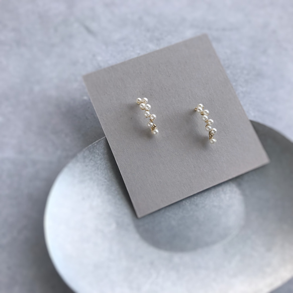 小さなパールのサークルフックピアス / 14kgf ピアス（フック・チェーン） ao. 通販 17263173｜Creema(クリーマ)