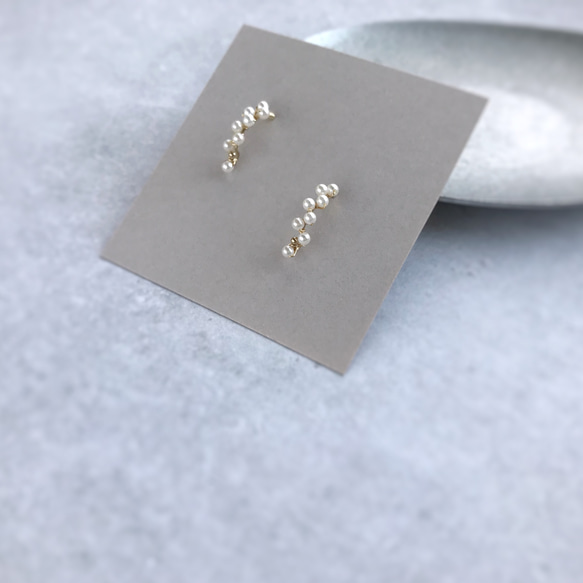 小さなパールのサークルフックピアス / 14kgf ピアス（フック・チェーン） ao. 通販 17263173｜Creema(クリーマ)