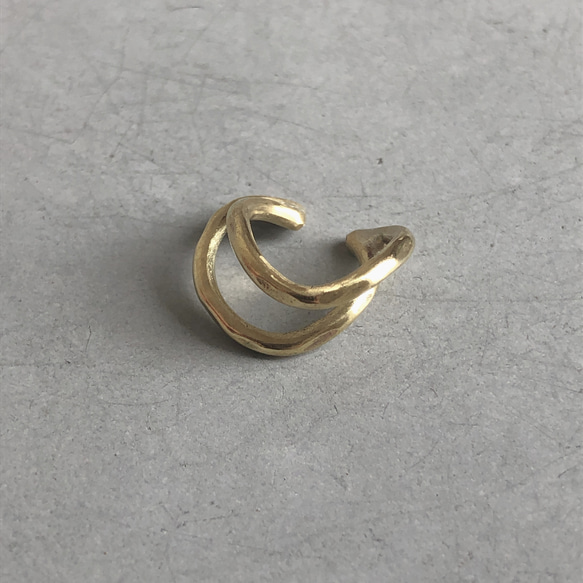 double earcuff /イヤーカフ/2連/真鍮/シルバー/槌目/シンプル イヤーカフ FUURA 通販 17273402｜Creema(クリーマ)
