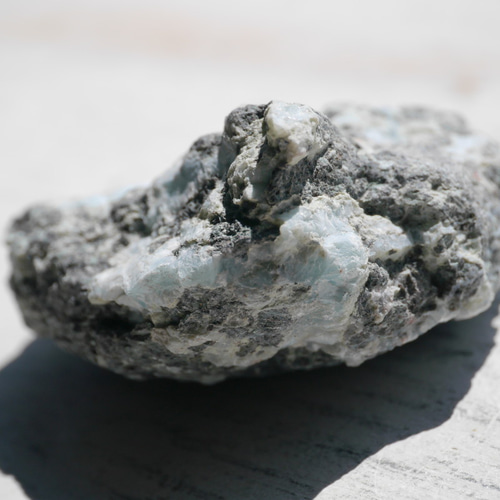 天然石ラリマー約36g約43×20mm(ドミニカ共和国産)母岩付き原石 天然石ラリマー約36g約43×20mm(ドミニカ共和国産)母岩付き原石
