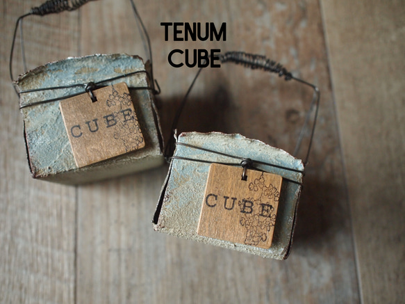 CUBE缶/tc130/ブリキワイヤーカゴ/リメイク鉢/リメ缶 一輪挿し・花瓶・花器 TENUM 通販 17310134｜Creema(クリーマ)