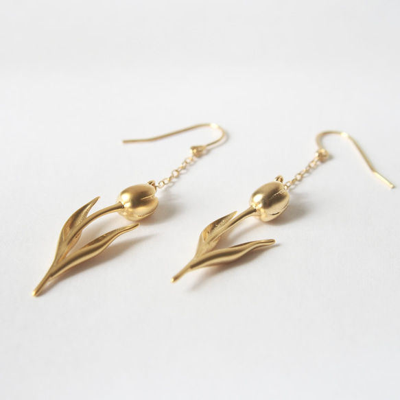【16KGP】tulip pierce / ピアス サージカルステンレス SUS316L チューリップ ピアス（フック・チェーン） habile 通販 17311892｜Creema(クリーマ)