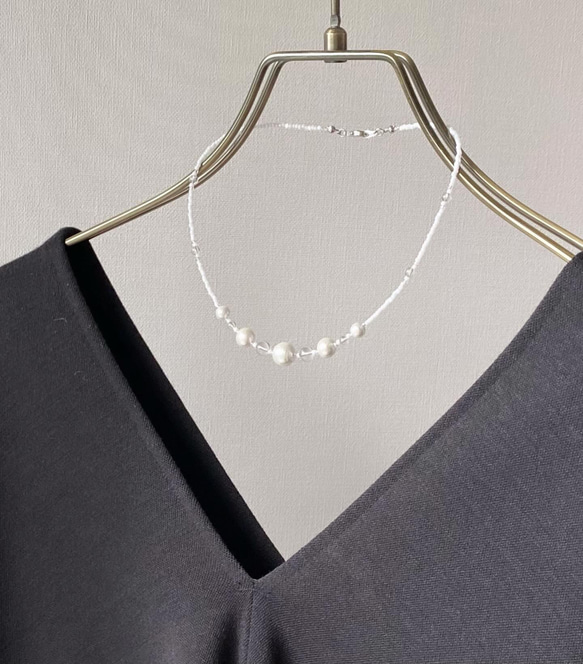 ホワイト×クリスタル コットンパールと水晶のショートネックレス チョーカー Ichi-ring（いちりん） 通販 17314182｜Creema(クリーマ)