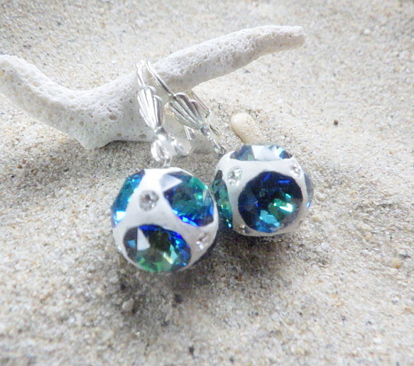 *sv925*Deep Sea Crystal ball 深海のバミューダブルー☆クレイボールの耳飾り ピアス（フック・チェーン ...