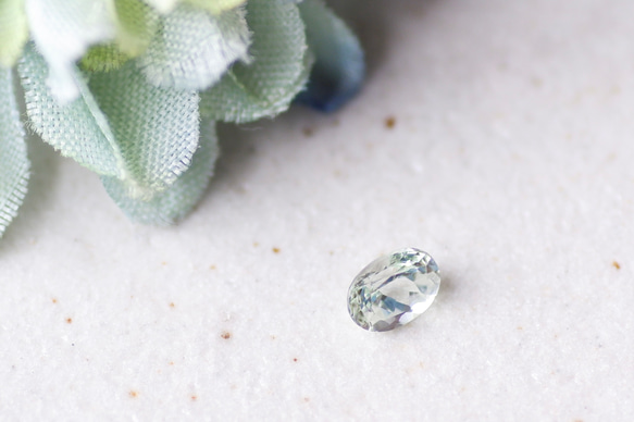 ミント・ガーネット＊オーバル・カット＊0.39ct＊4.7×3.5mm＊GT-009 天然石 AKgems by 秋山貴金属装身具店 通販｜Creema(クリーマ)