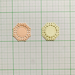 パステルカラーのレースペーパー ミニサイズ 10色 20枚入り レースサークル カード・アルバム・ミニチュアなどにも タグ・台紙 封筒屋さん ...