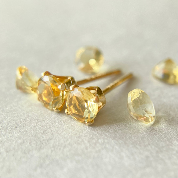 【黄水晶】シトリンのスタッドピアス【14KGF 4mm】 ピアス（スタッド・一粒） Pierre 通販 17365753｜Creema(クリーマ)