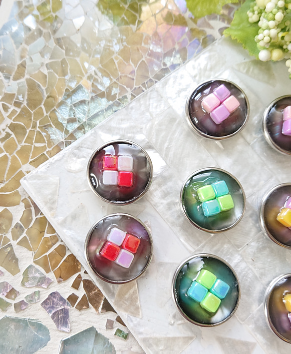 キューブのボタンカボション☆10個 r42 黒/ボタン/カボション/キューブ ボタン こうちゃんぱんだ 通販 17368102｜Creema(クリーマ)