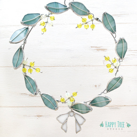ステンドグラス ミモザのリース 取り外せる白いリボン付き 母の日 自分にご褒美 ギフトにも（シルバー仕上げ） その他インテリア雑貨 Happy ...