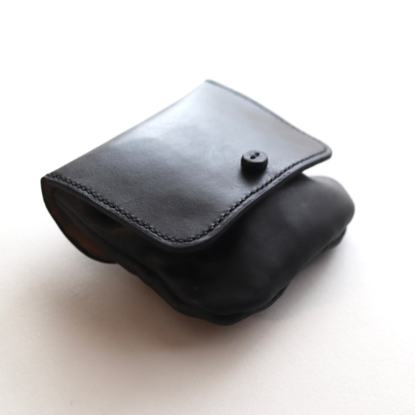 1点限り 藍と墨で染めたポーチ ポーチ 草木染レザーSou-no-Iro 通販 17394546｜Creema(クリーマ)