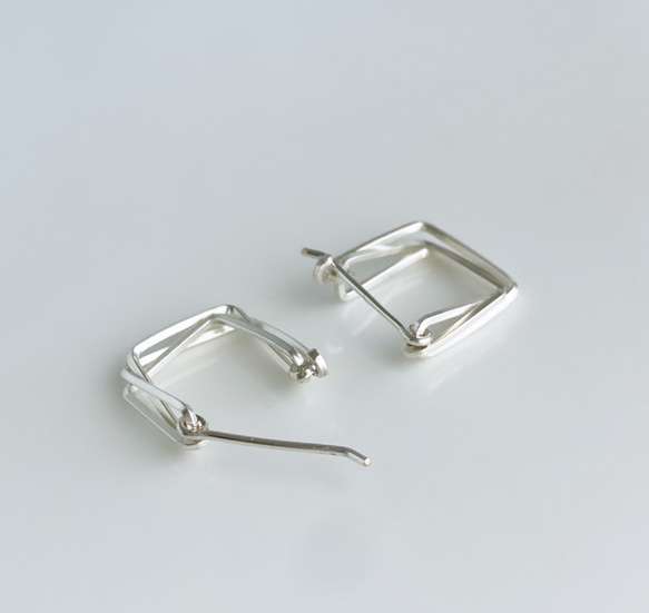 silver925 diagonal square 3連 キャッチレス フープピアス ピアス（フープ） f accessory 通販 17418952｜Creema(クリーマ)