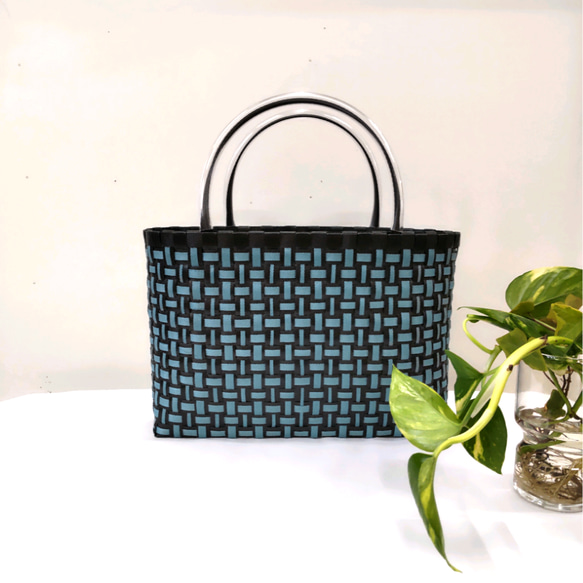 プラカゴ 黒と青碧 お出掛けに！ かごバック、珍しいデザイン ハンドバッグ aosa 通販 17441794｜Creema(クリーマ)