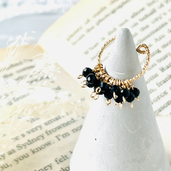 14kgf ブラックオニキスのフリルイヤーカフ イヤーカフ milimili901 通販 17446414｜Creema(クリーマ)