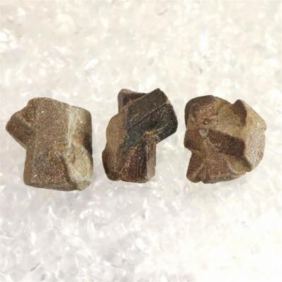 スタウロライト フェアリークロス 3個セット 11.8g 【24951】 天然石 榎本通商 通販｜Creema(クリーマ)