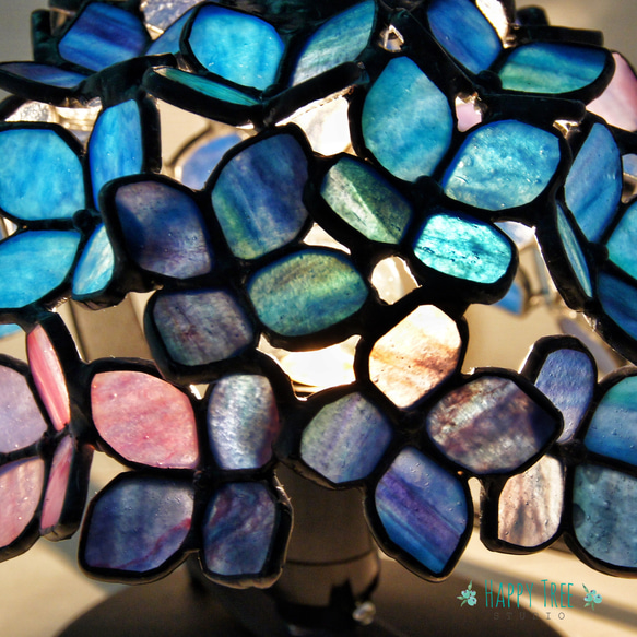 【送料無料】《再販》ステンドグラス 点けても消しても楽しめる紫陽花の吊りランプ 自分にご褒美 ギフトにも スタンドライト・テーブルランプ ...