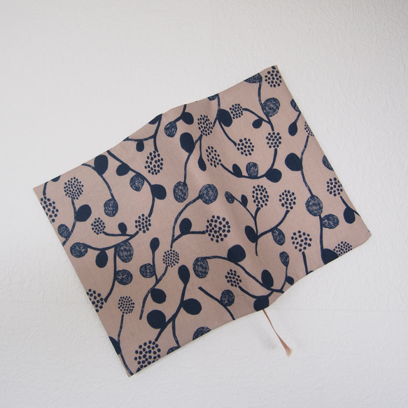 【文庫本用／しおり付きブックカバー】「kippis」生地 ブックカバー nari 通販 17513665｜Creema(クリーマ)