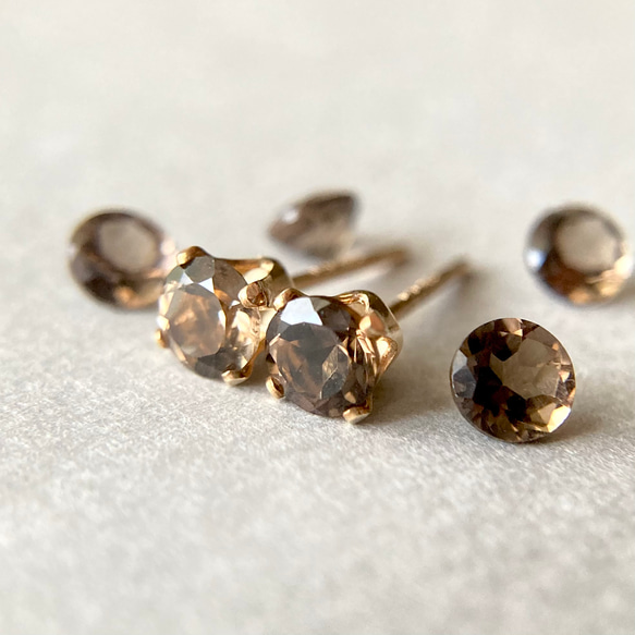 【茶水晶】スモーキークォーツのスタッドピアス【14KGF 4mm】 ピアス（スタッド・一粒） Pierre 通販｜Creema(クリーマ) 17532115